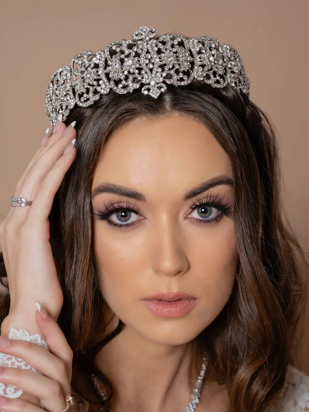 Bridal Jewelry & Headpiece Pairing Guide for Your Big Day – Ellee ...
